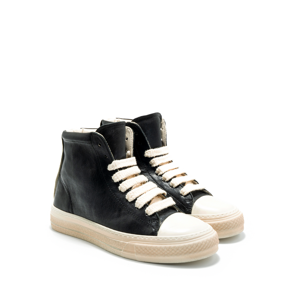 Moma Sneakers — DOLITA